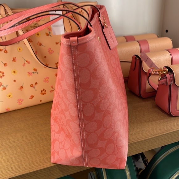 Coach | Bags | Coach Ca57 City Tote In Blocked Signature Canvas In ...